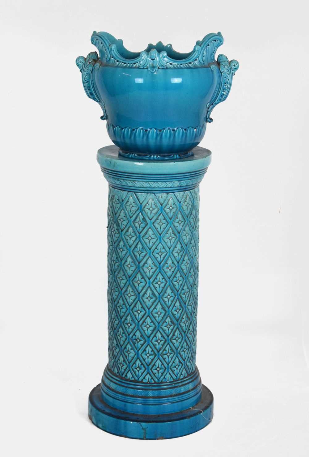 Lot 440 - Early 20th Century Bretby jardinière and