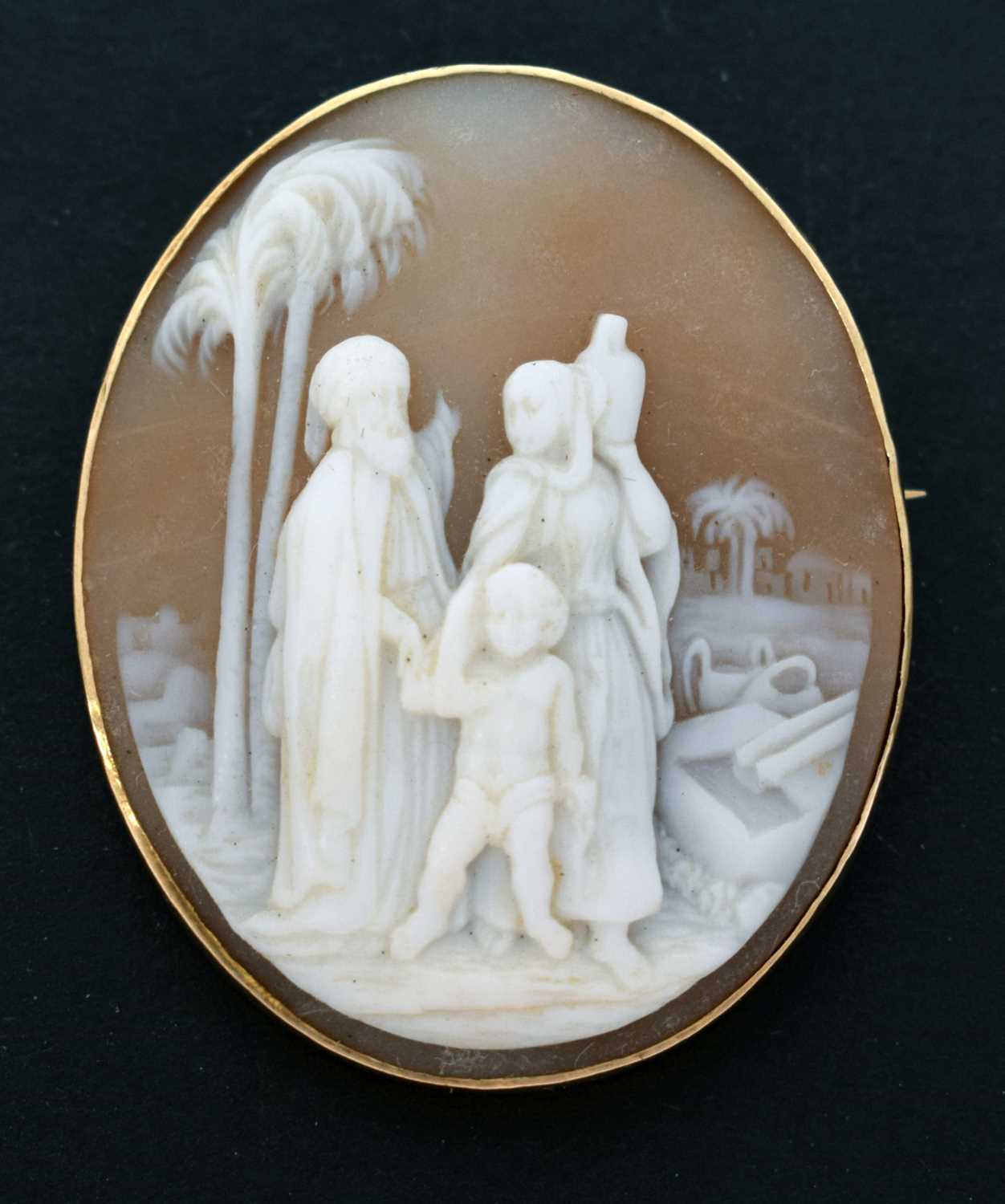 Lot 55 - Shell cameo brooch, depicting Middle Eastern