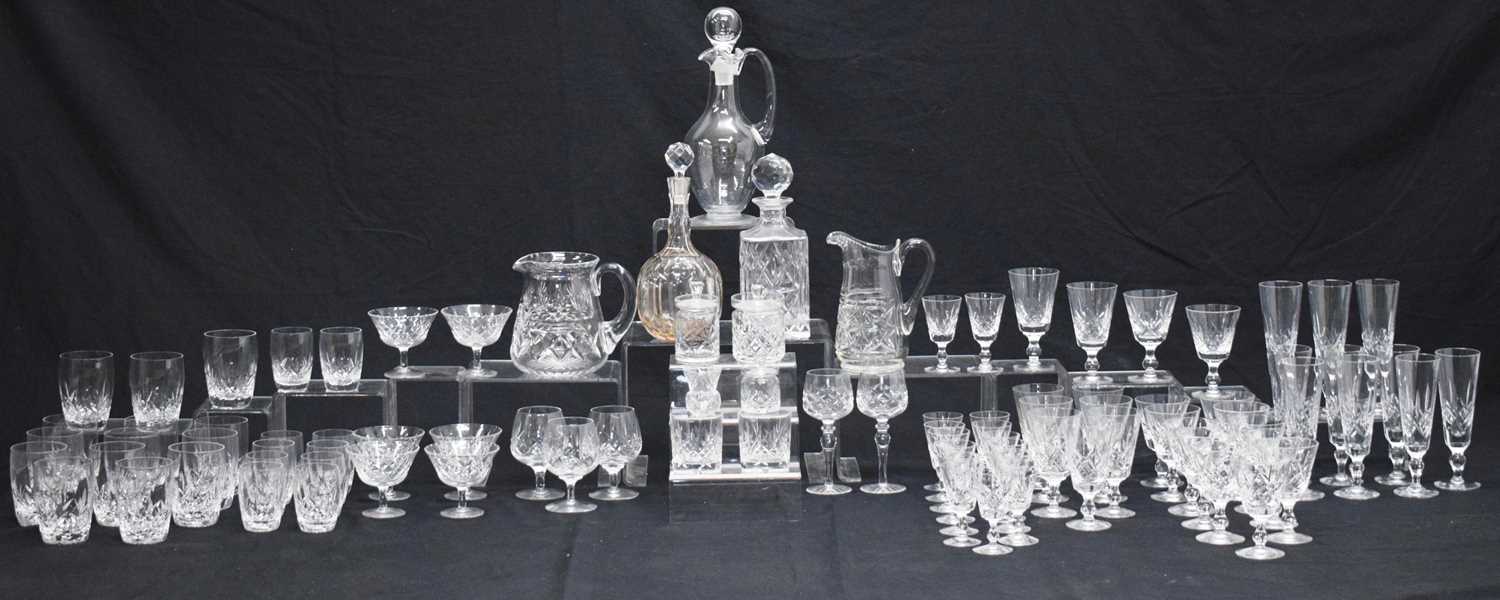 Lot 577 - Collection of assorted crystal
